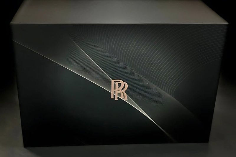Luxury reed diffusers and signature fragrance creation for Rolls Royce